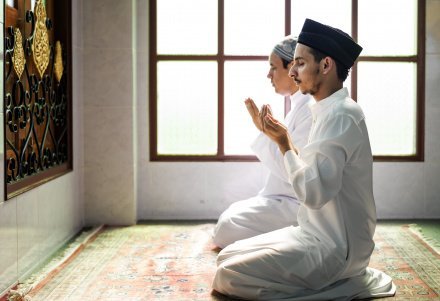 Какое деяние Пророк Мухаммад (ﷺ) ценил выше намаза, уразы и милостыни?